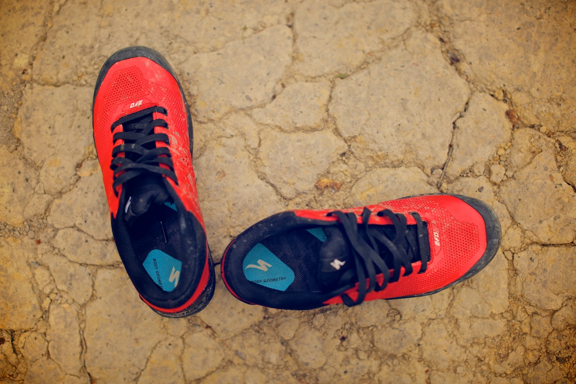 Tested: Specialized 2FO Clip Shoes, Flashy Red Foot Ferraris