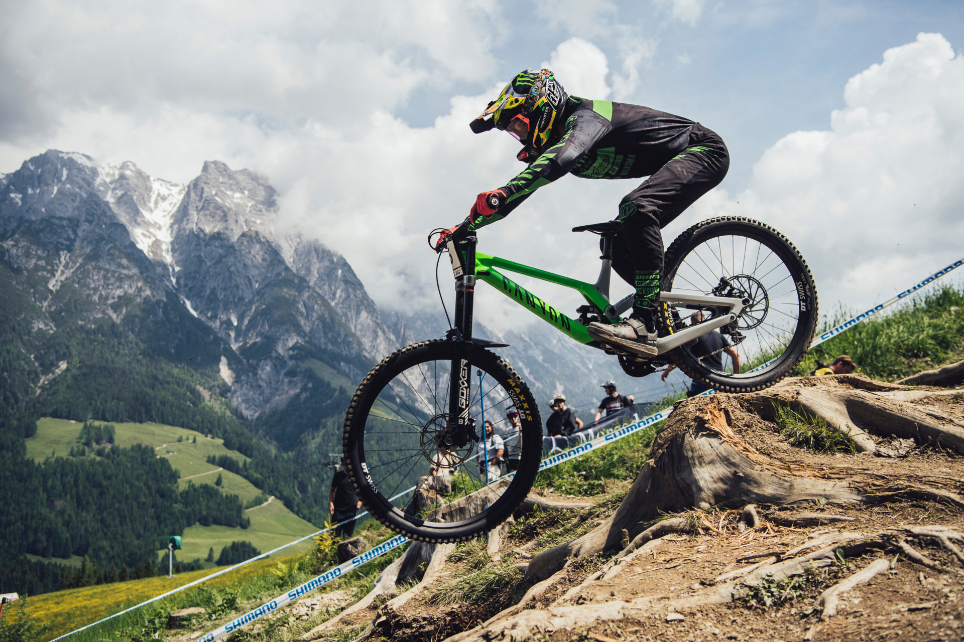 Daniel McConnell Finishes the 2015-16 National MTB Series Undefeated