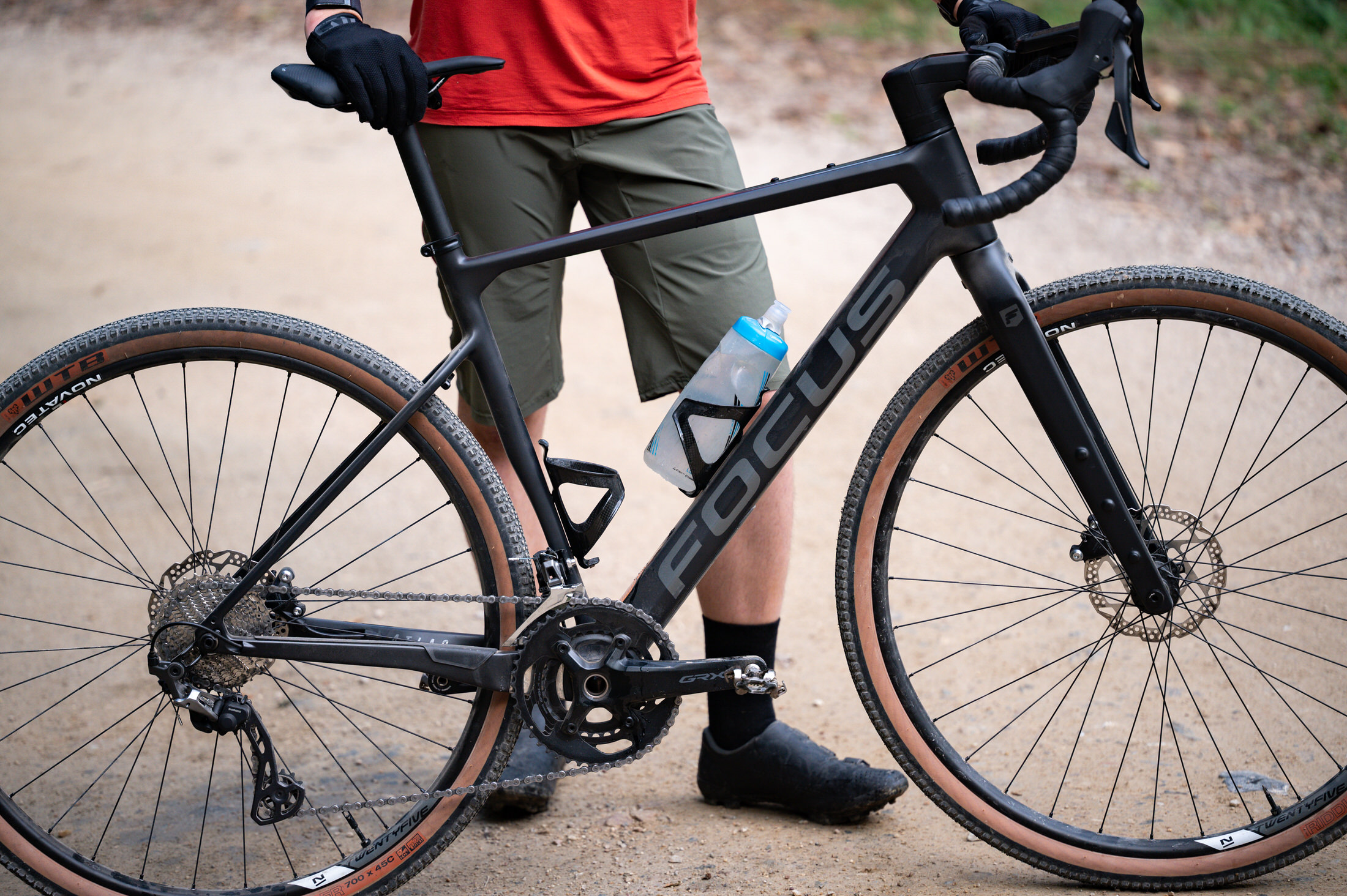 2023 Focus Atlas Review | A burly gravely bike best suited for big ...