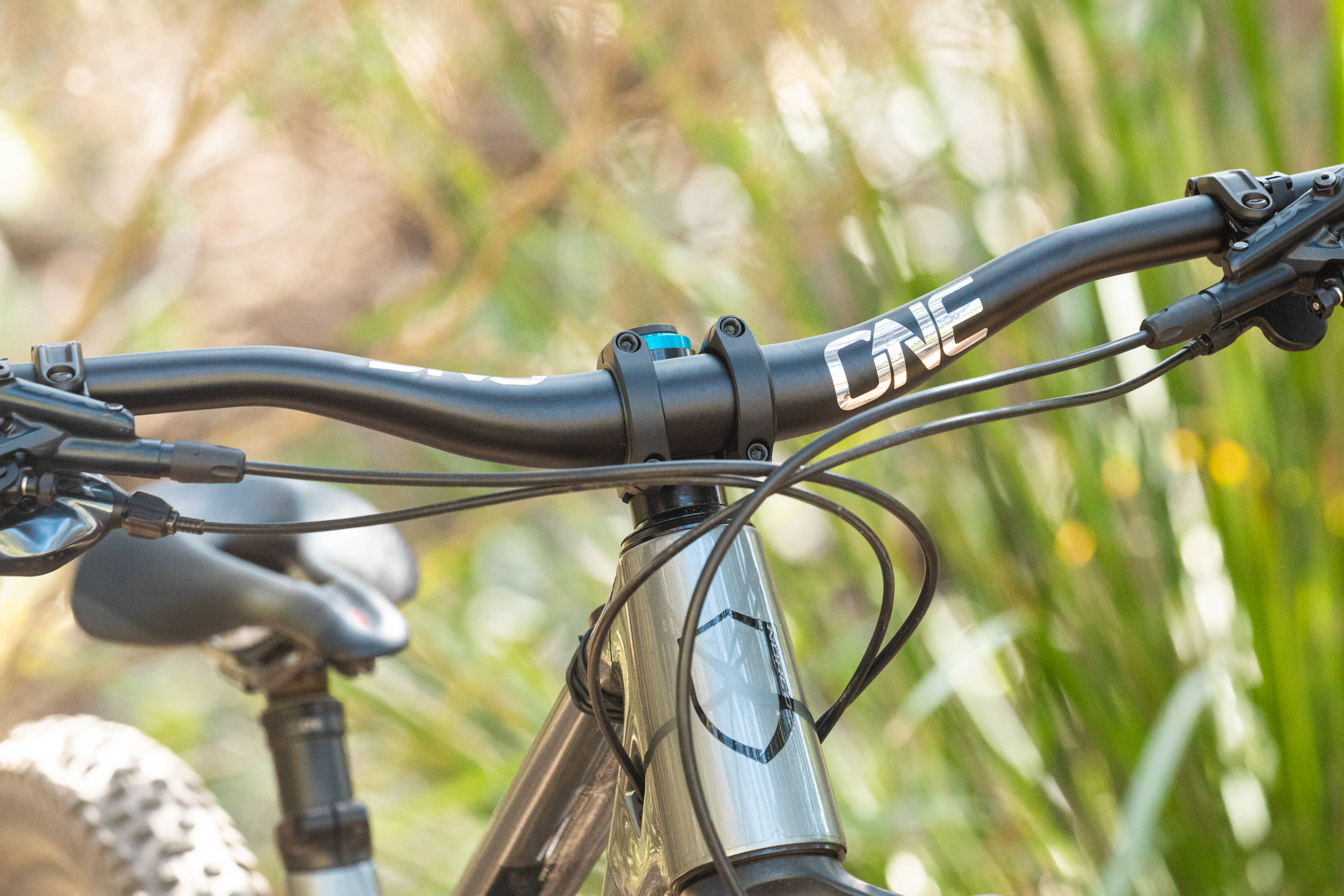 Review | OneUp Alloy Handlebar and Stem - Flow Mountain Bike