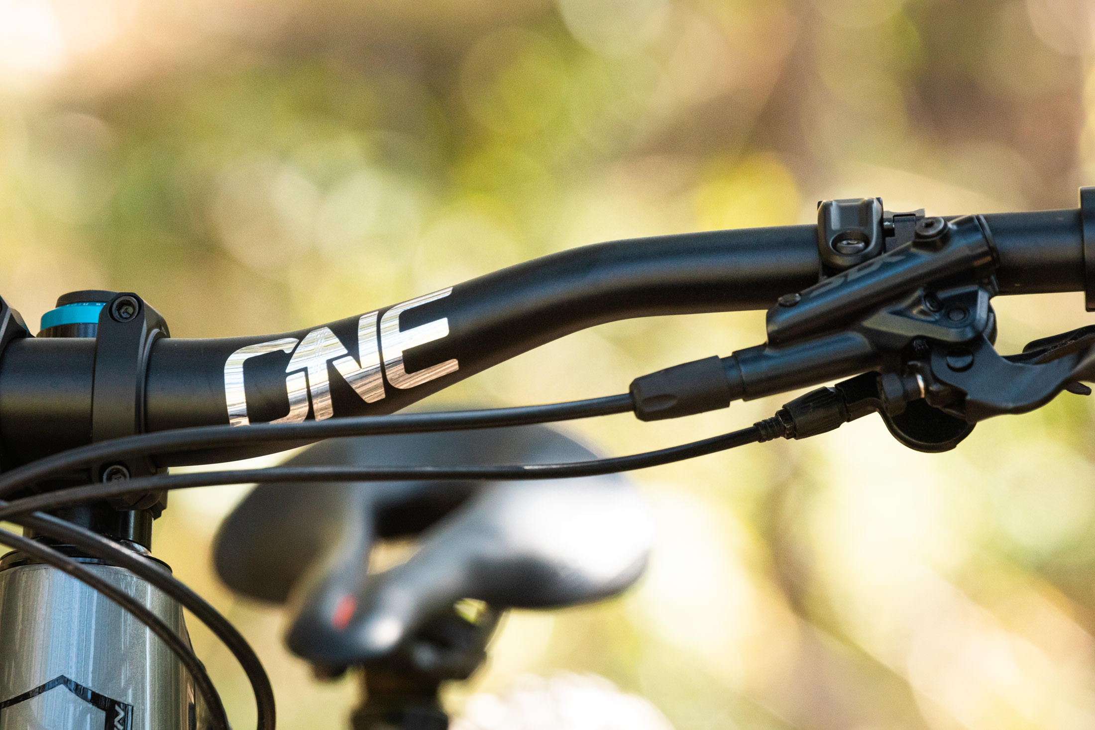 Review | OneUp Alloy Handlebar and Stem - Flow Mountain Bike