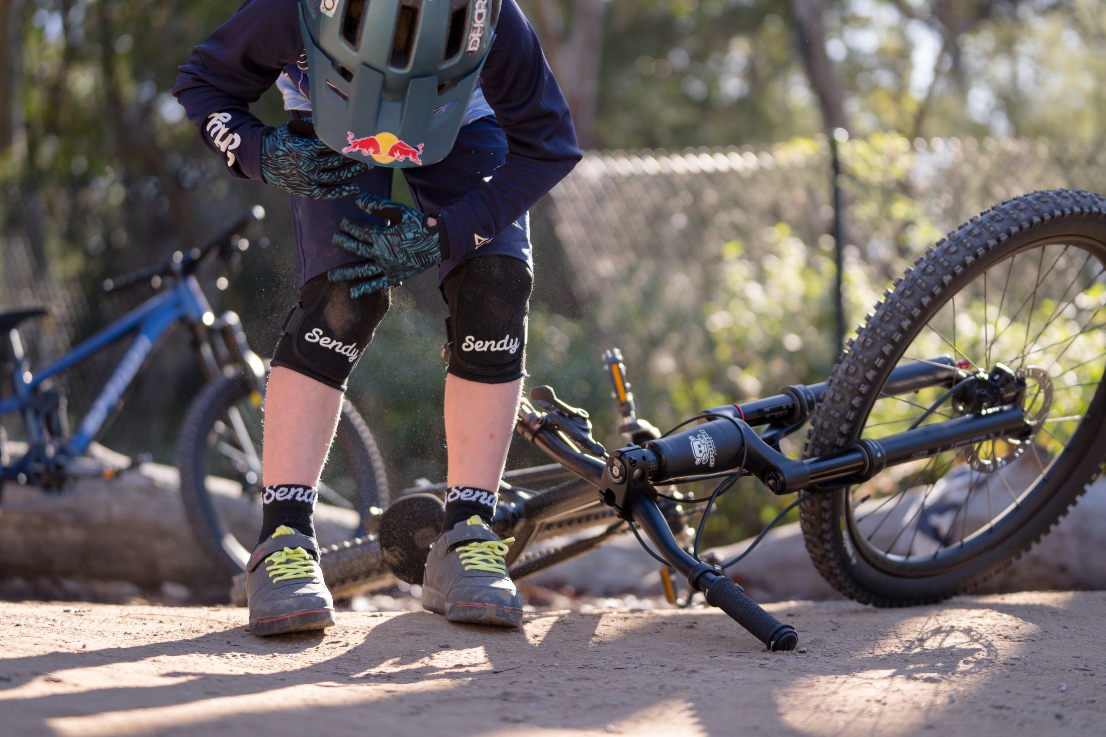 Sendy Shred Sole Youth MTB Shoes - Flow Mountain Bike