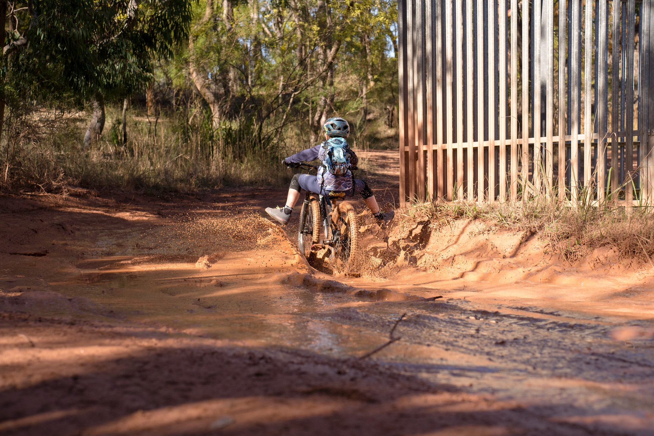 Sendy Shred Sole Youth MTB Shoes - Flow Mountain Bike