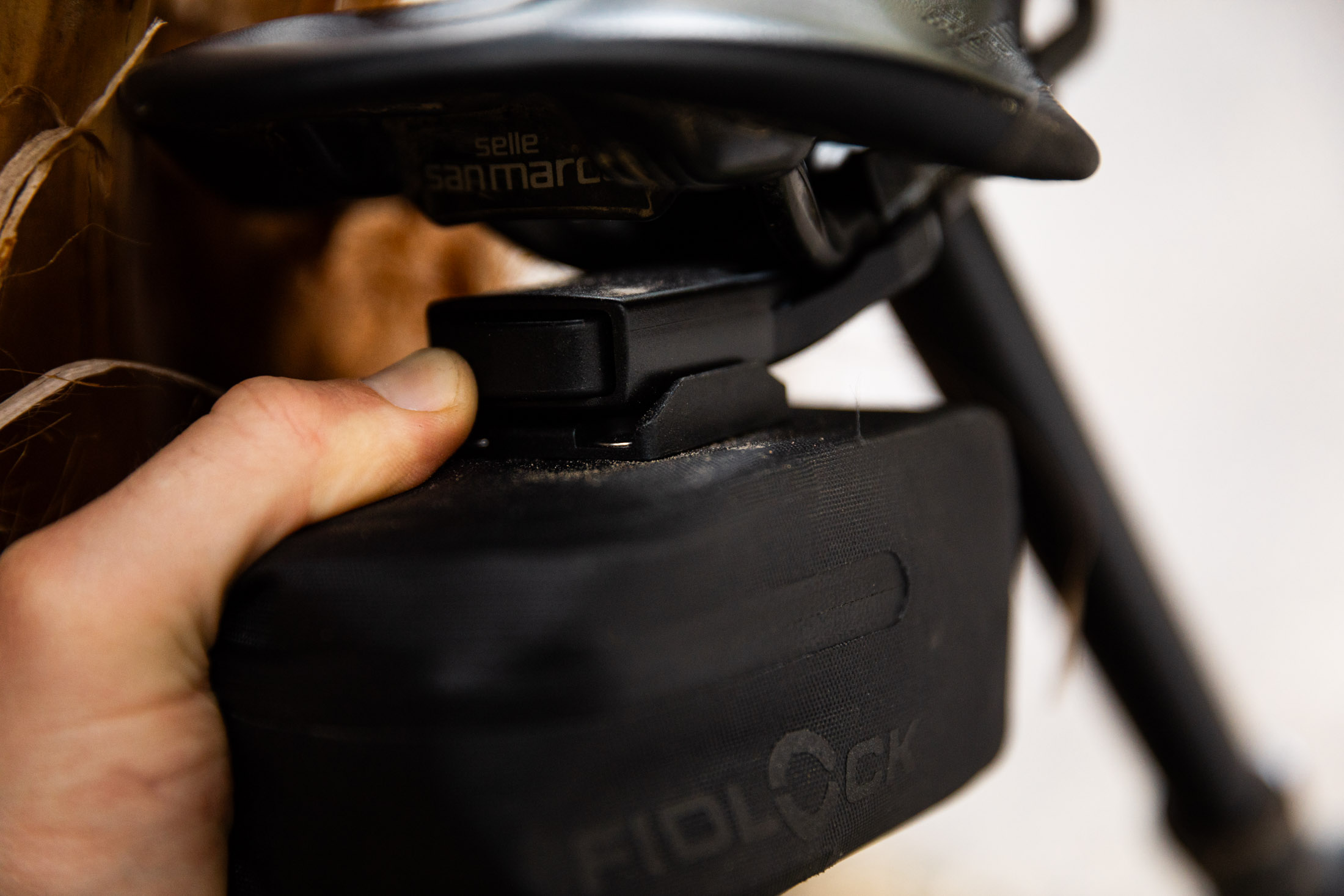 Review | Fidlock Push Saddle Bag 400 - Flow Mountain Bike