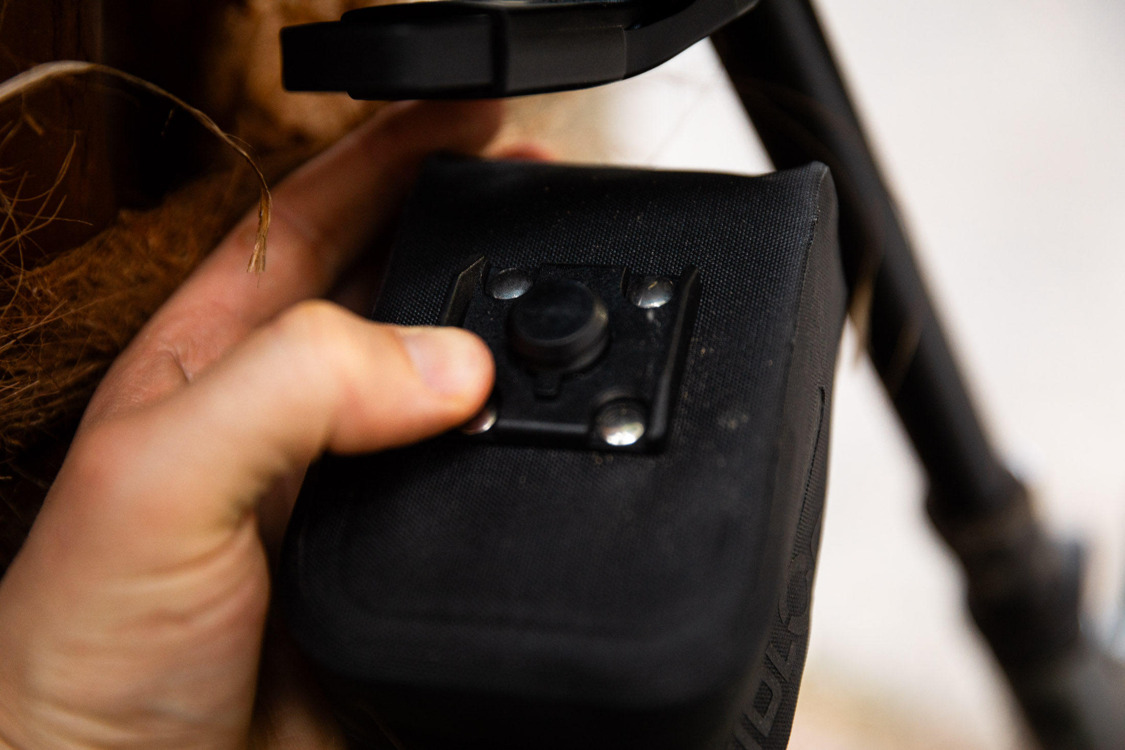 Review | Fidlock Push Saddle Bag 400 - Flow Mountain Bike