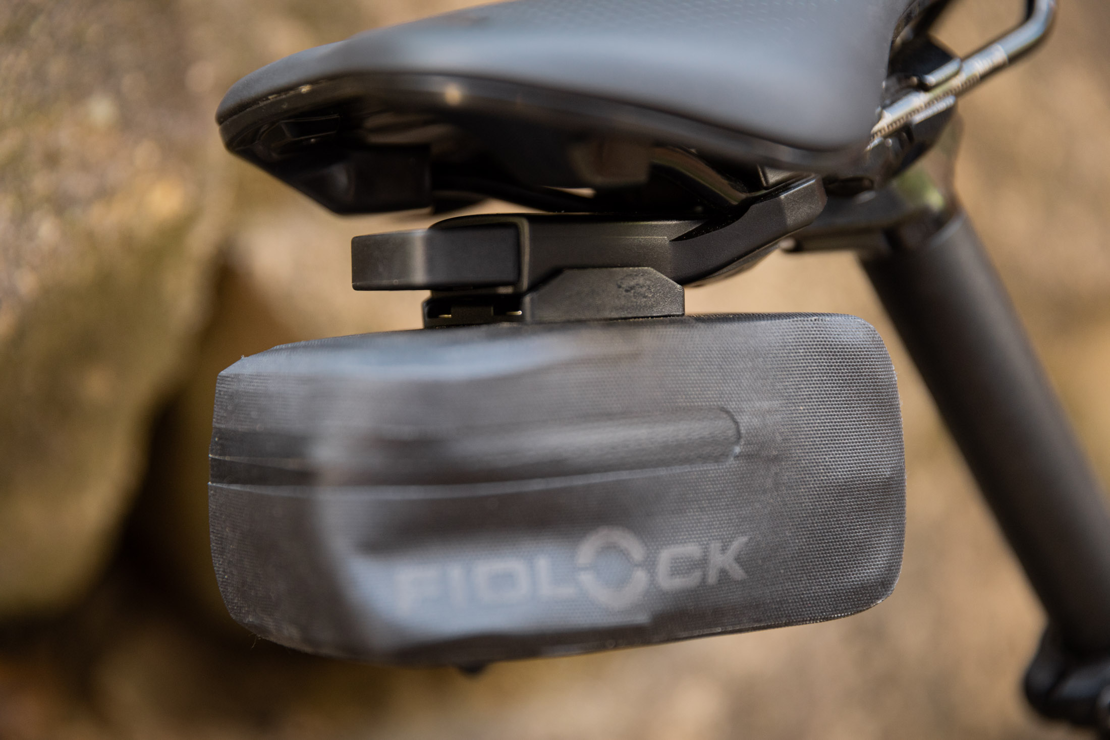 Review | Fidlock Push Saddle Bag 400 - Flow Mountain Bike
