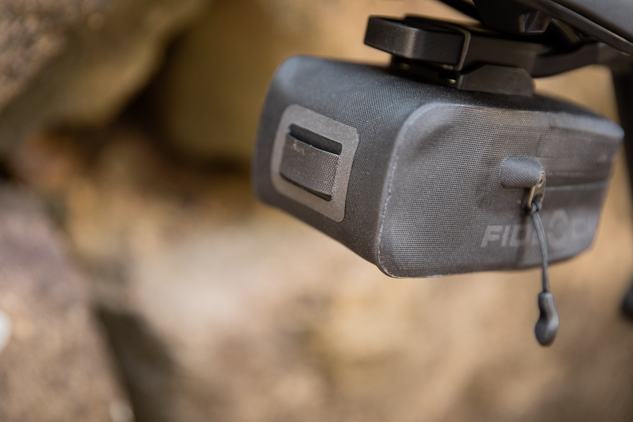 Review | Fidlock Push Saddle Bag 400 - Flow Mountain Bike