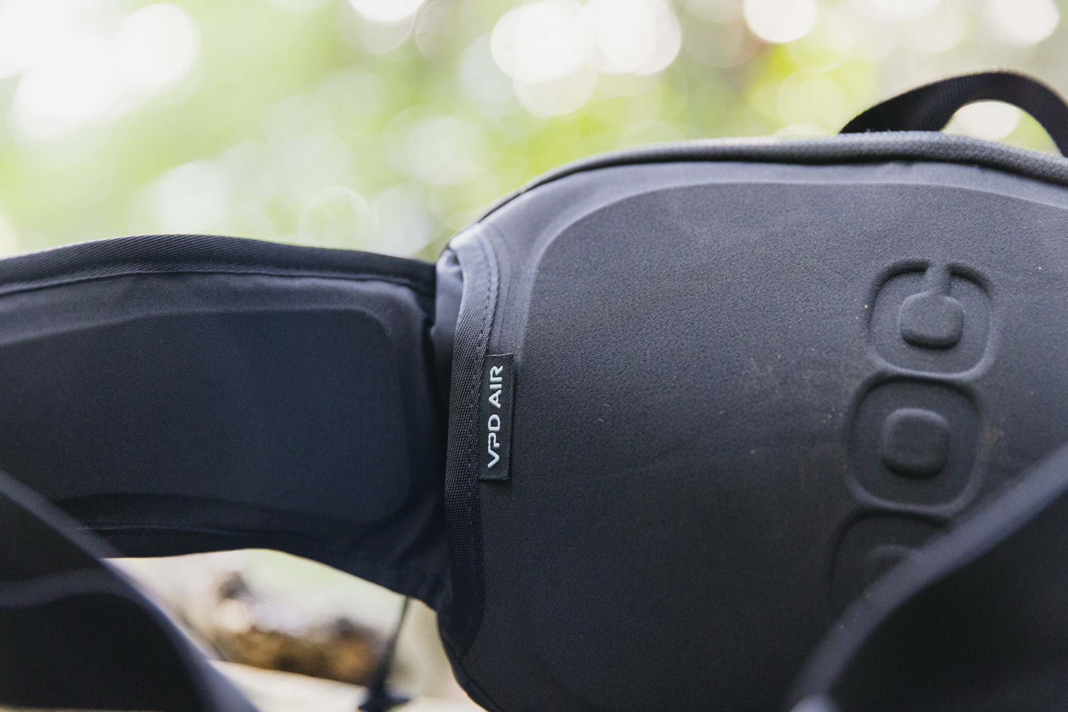 Review | The POC Hydro 4L hip pack that doubles as a bar bag - Flow ...