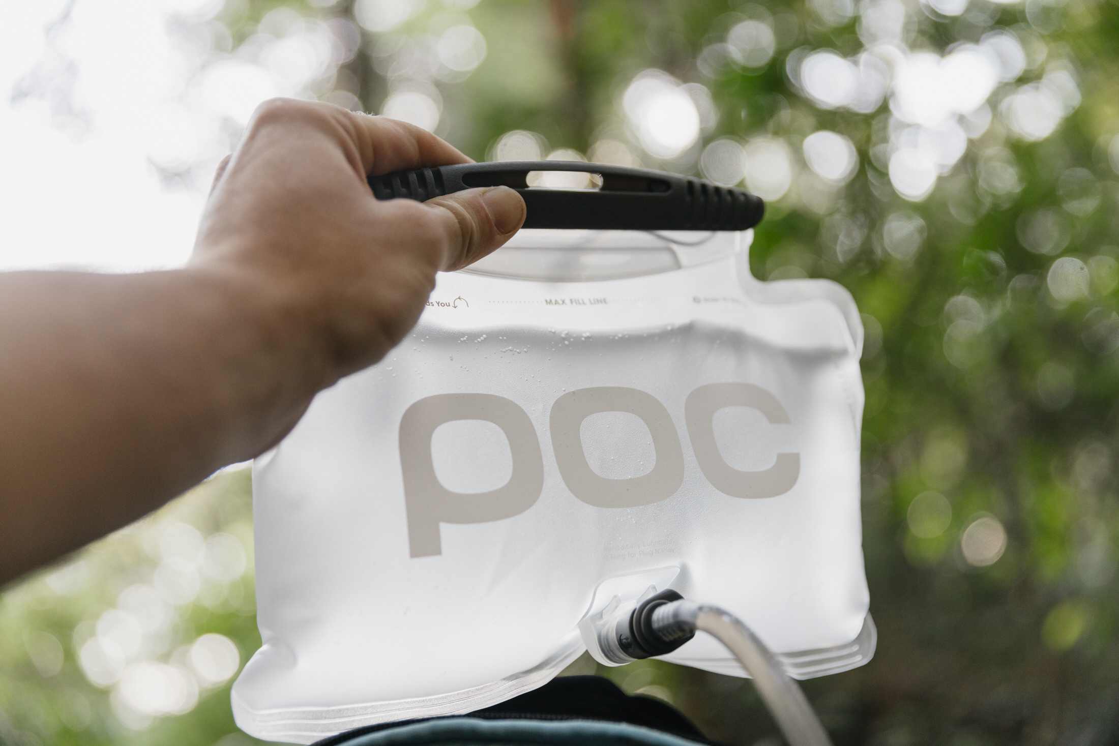 Review | The POC Hydro 4L hip pack that doubles as a bar bag - Flow ...