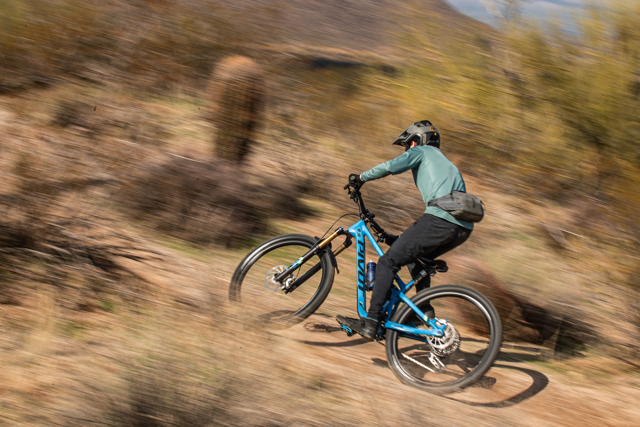 2024 Pivot Switchblade Review | Pivot's best trail bike yet?
