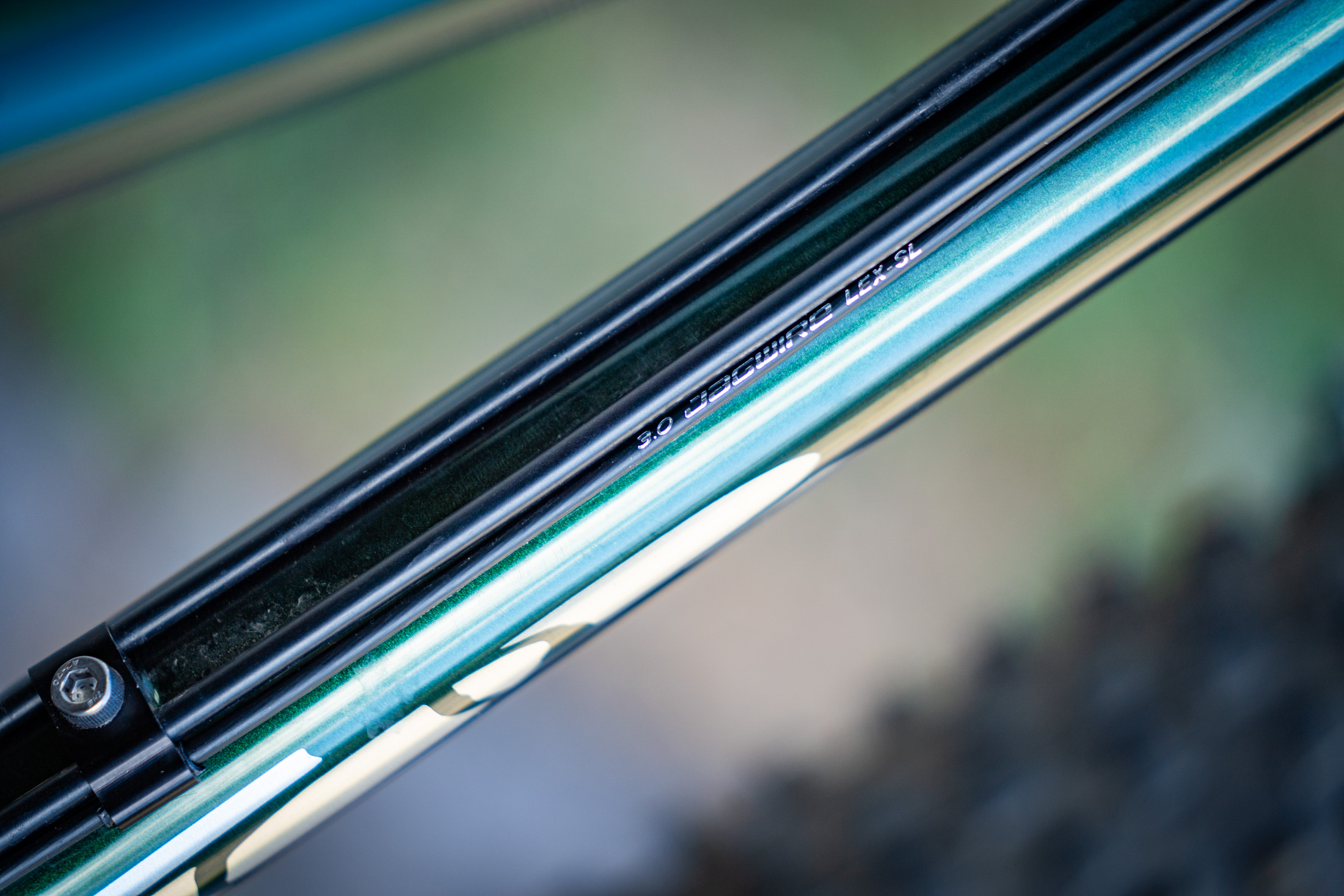 Fresh Produce | Jagwire Pro Dropper Post Cable Kit - Flow Mountain Bike