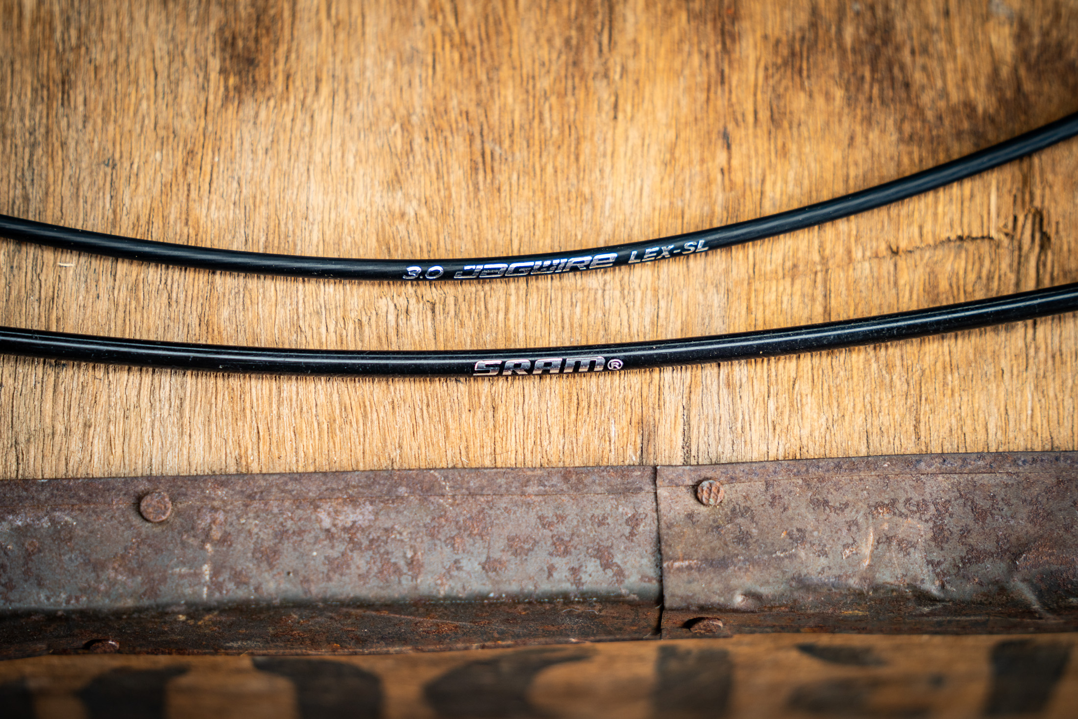 Fresh Produce | Jagwire Pro Dropper Post Cable Kit - Flow Mountain Bike