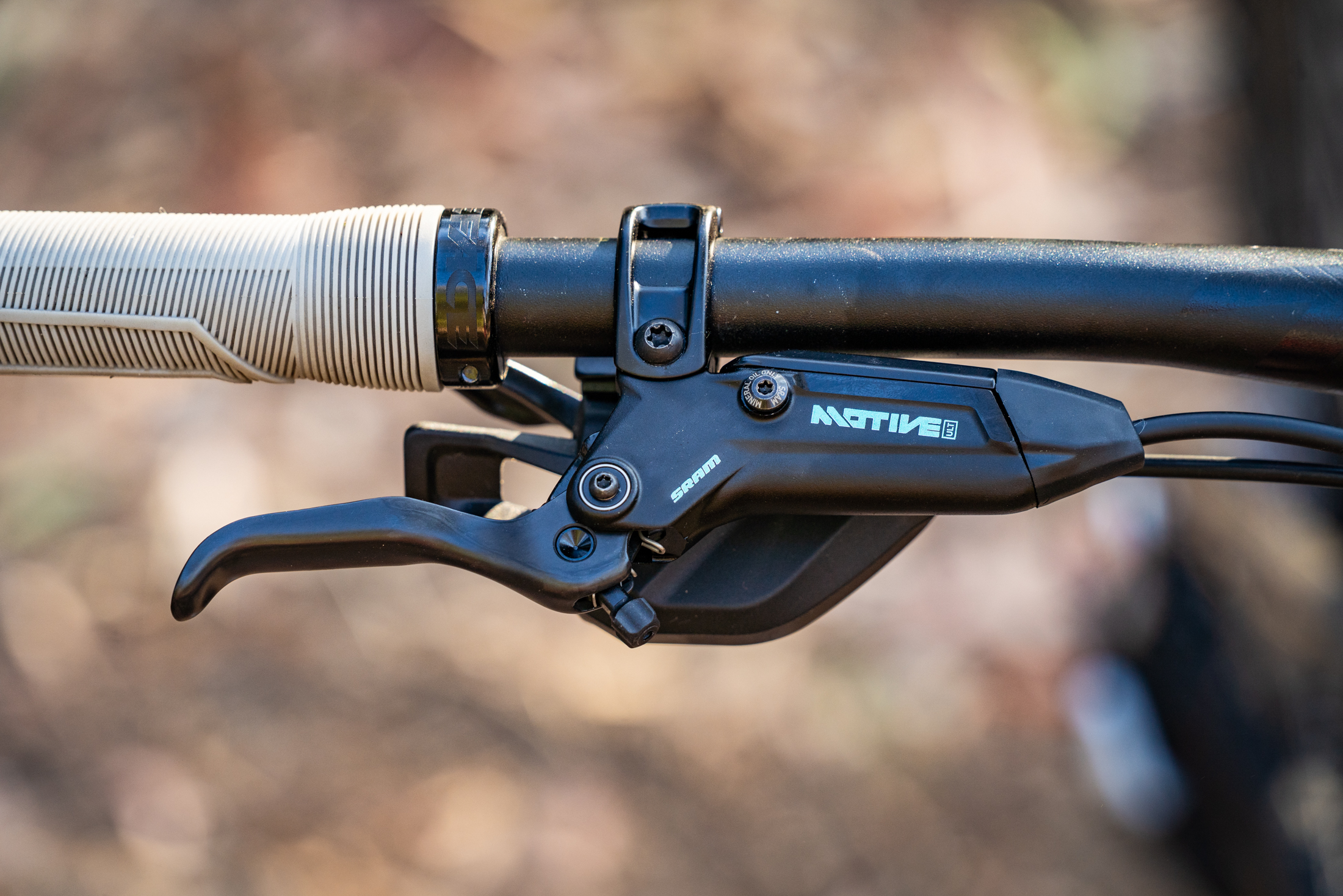 SRAM Motive Brake Review | A successor to the Code & Level?