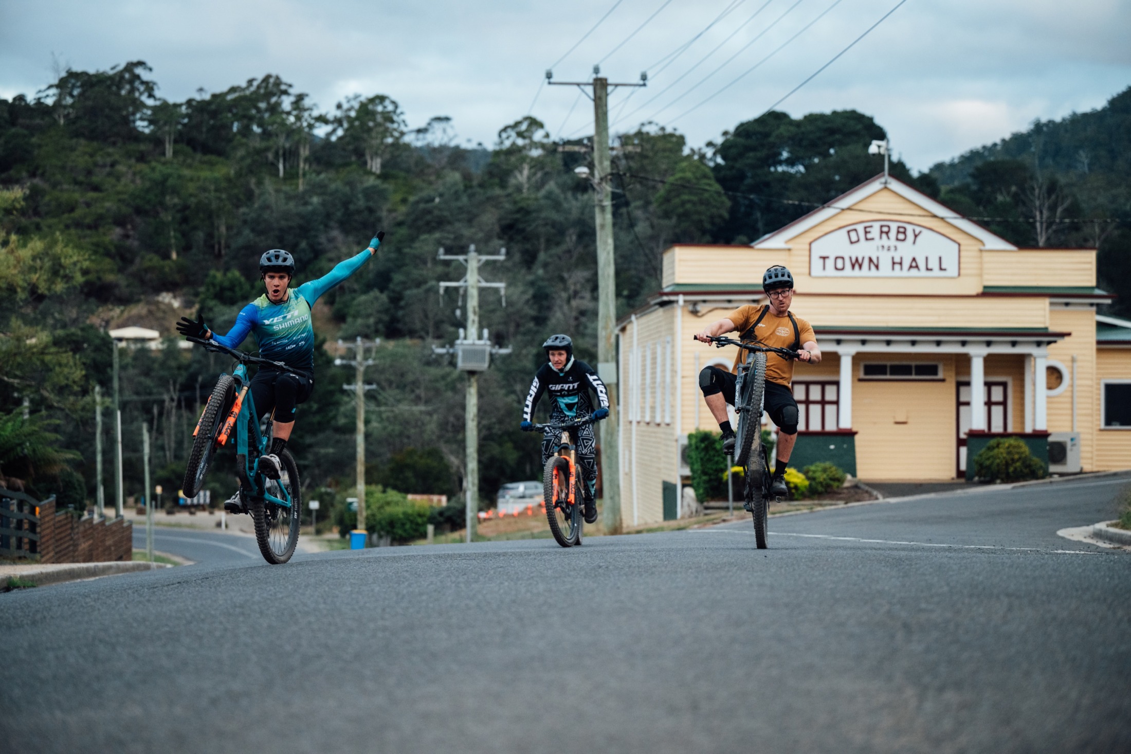 Triple 3 | Riding the first Shimano Trail Born Project in Blue Derby