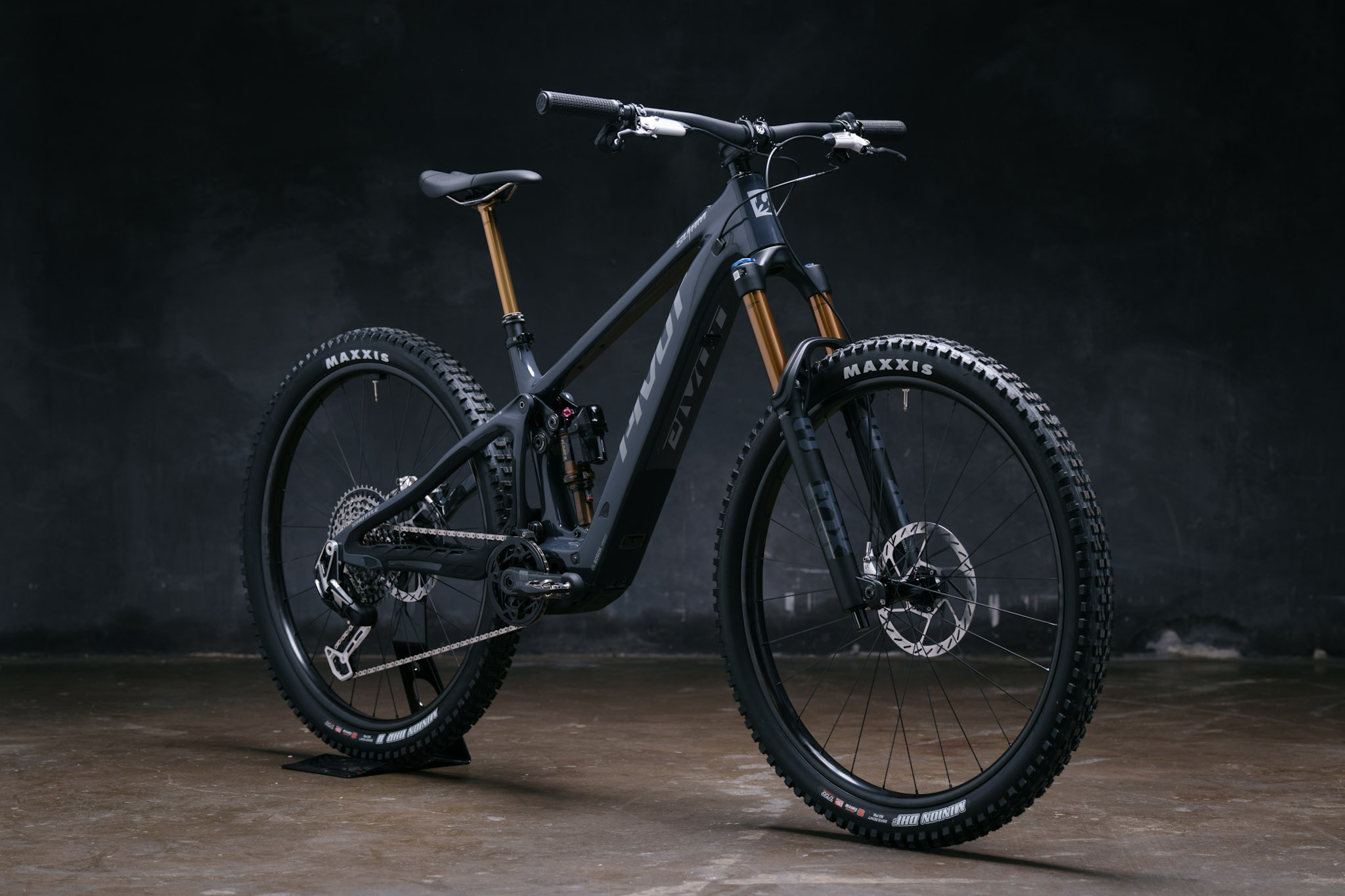 First Look | The all-new Pivot Shuttle SL/AM eMTB gets the Bosch SX ...