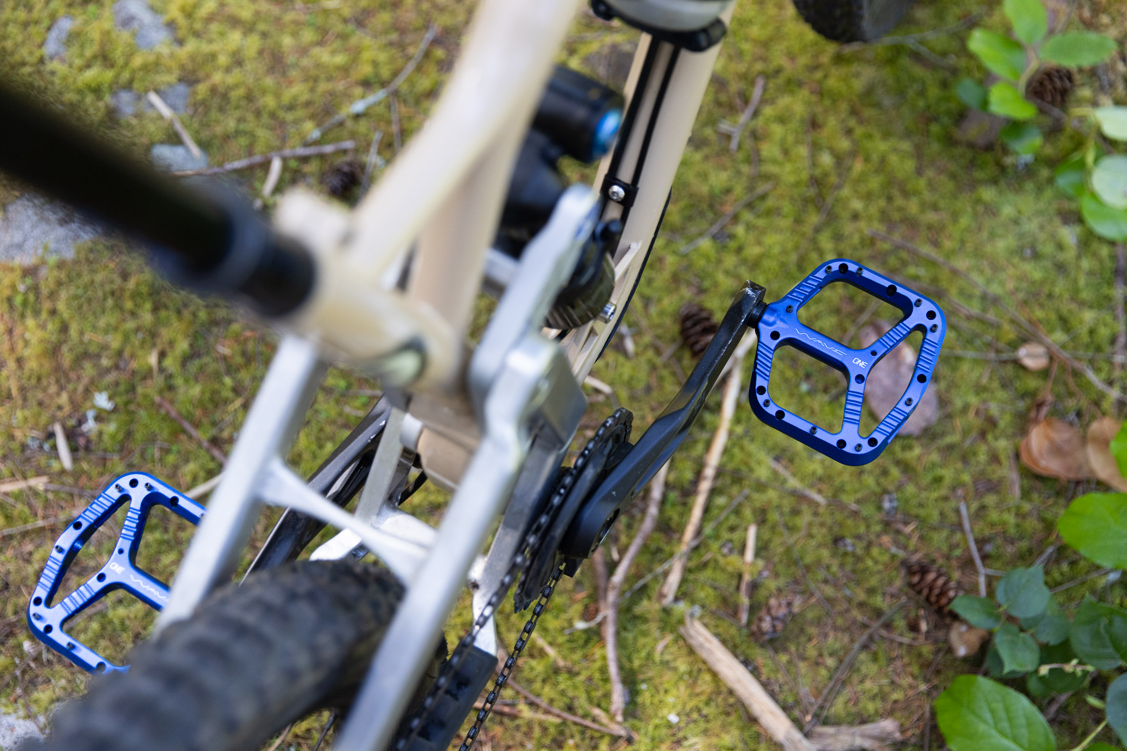 OneUp Wave Flat Pedals