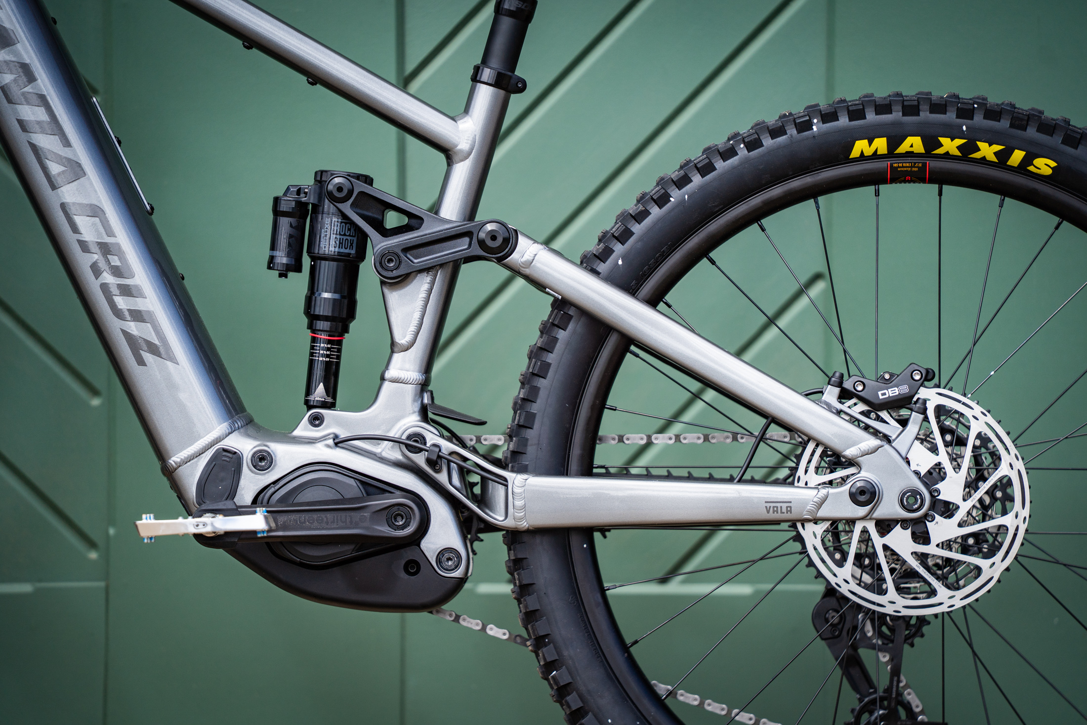 First Look | The Santa Cruz Vala AL drops the price in a big way