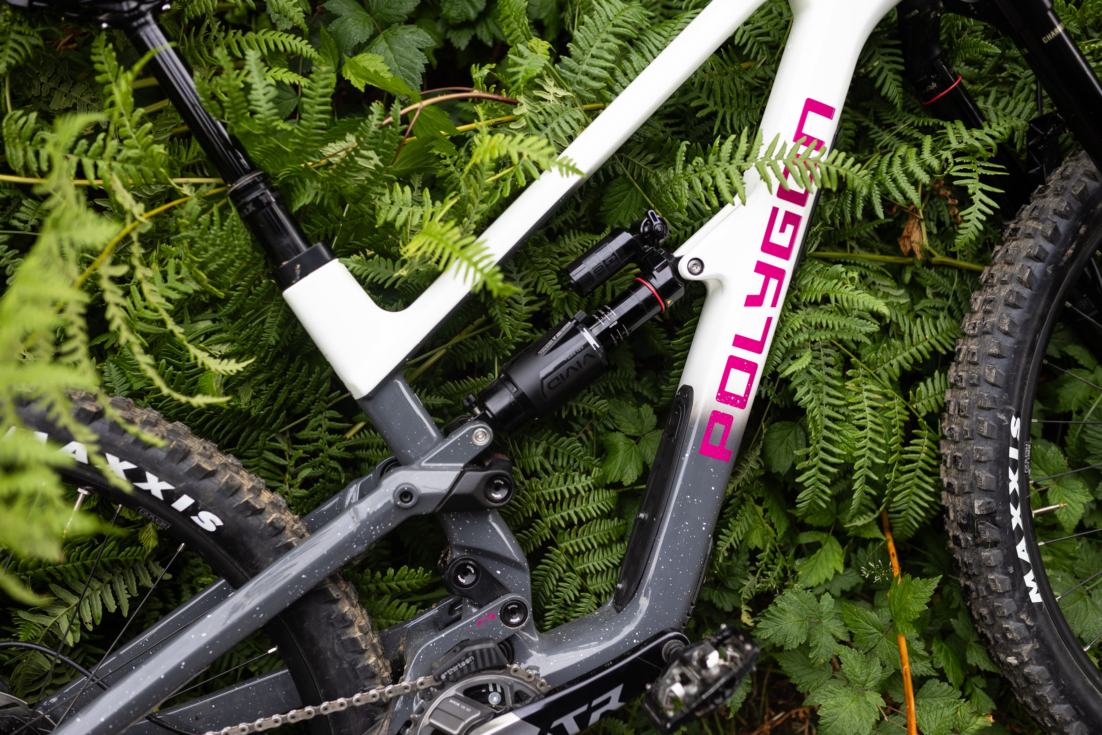 2026 Polygon Collosus N9 Carbon