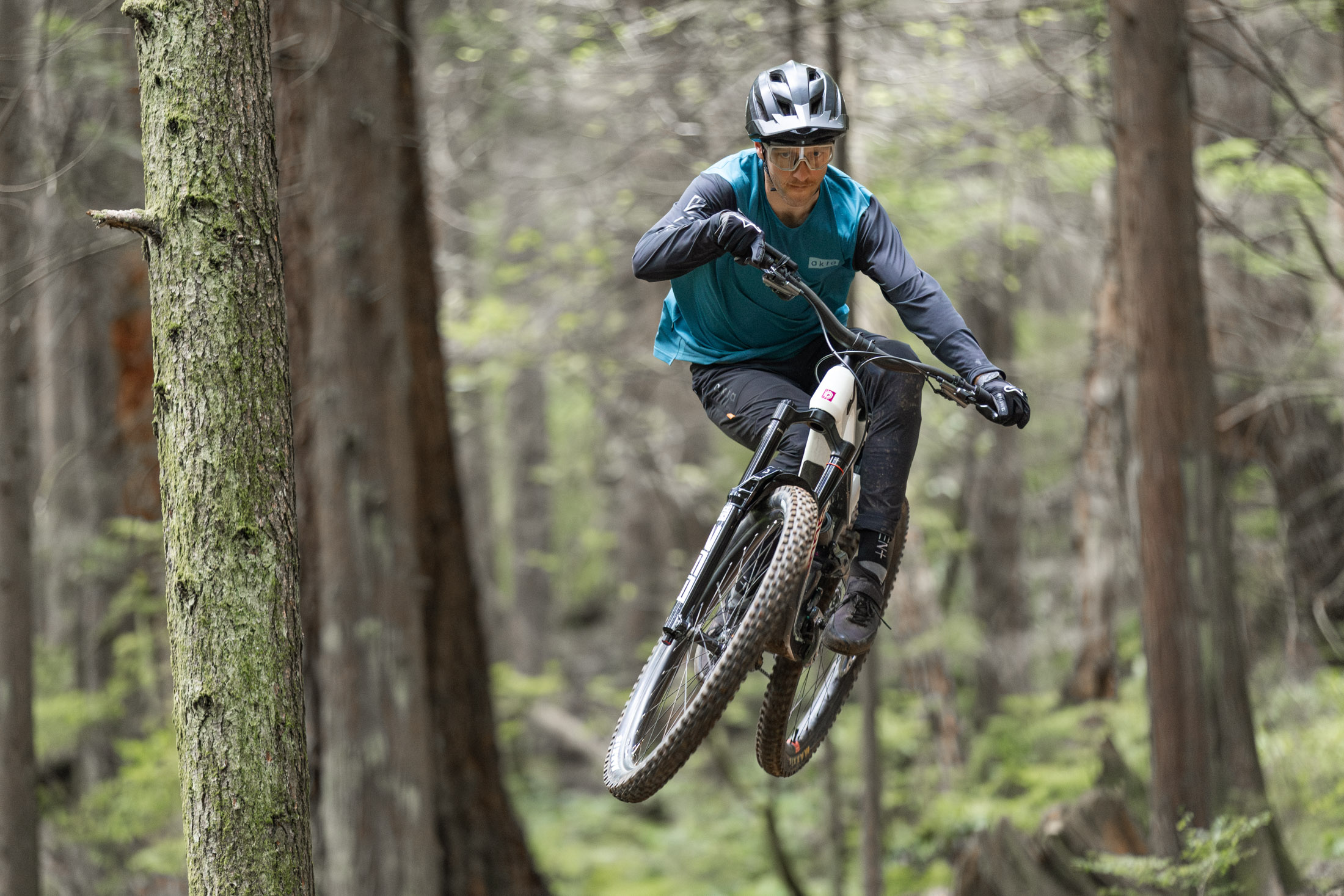 2026 Polygon Collosus N9 Carbon