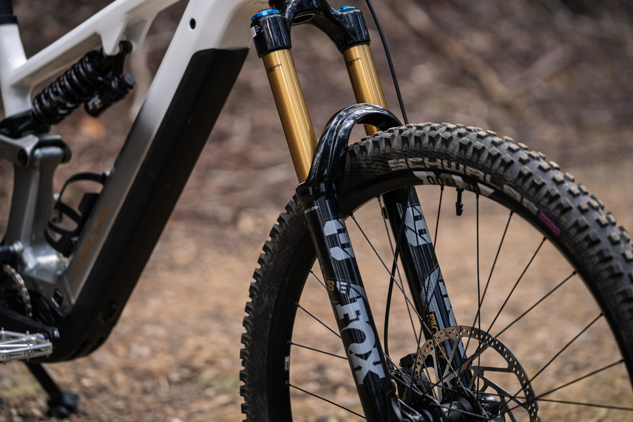 Focus Sam² 6.9 Review | The e-MTB that doesn't apologise for its hefty ...