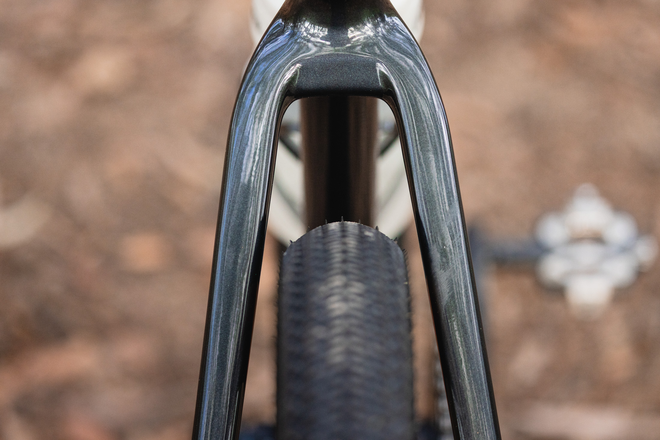New Focus Atlas ditches road boost and adds down tube storage.