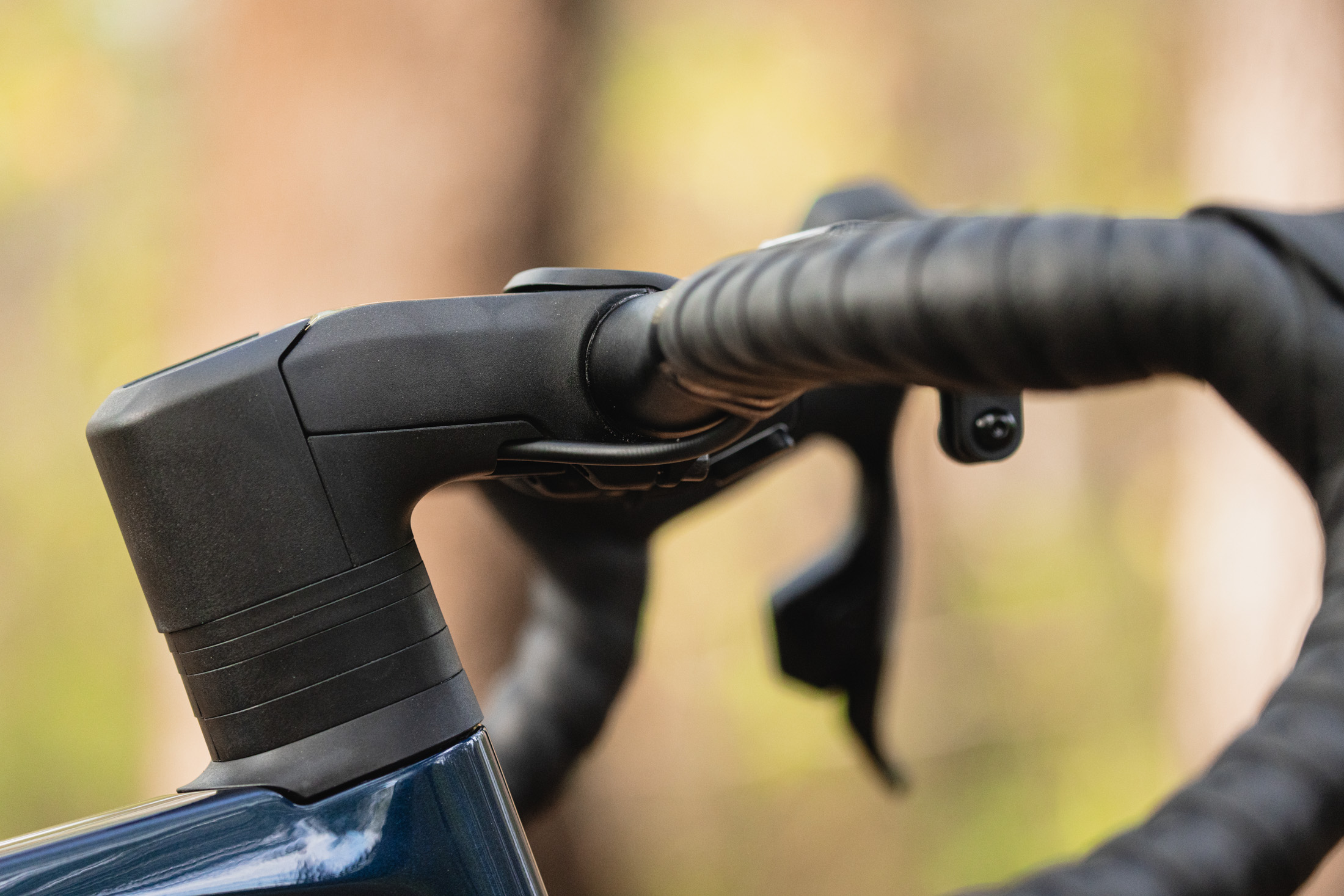 New Focus Atlas ditches road boost and adds down tube storage.