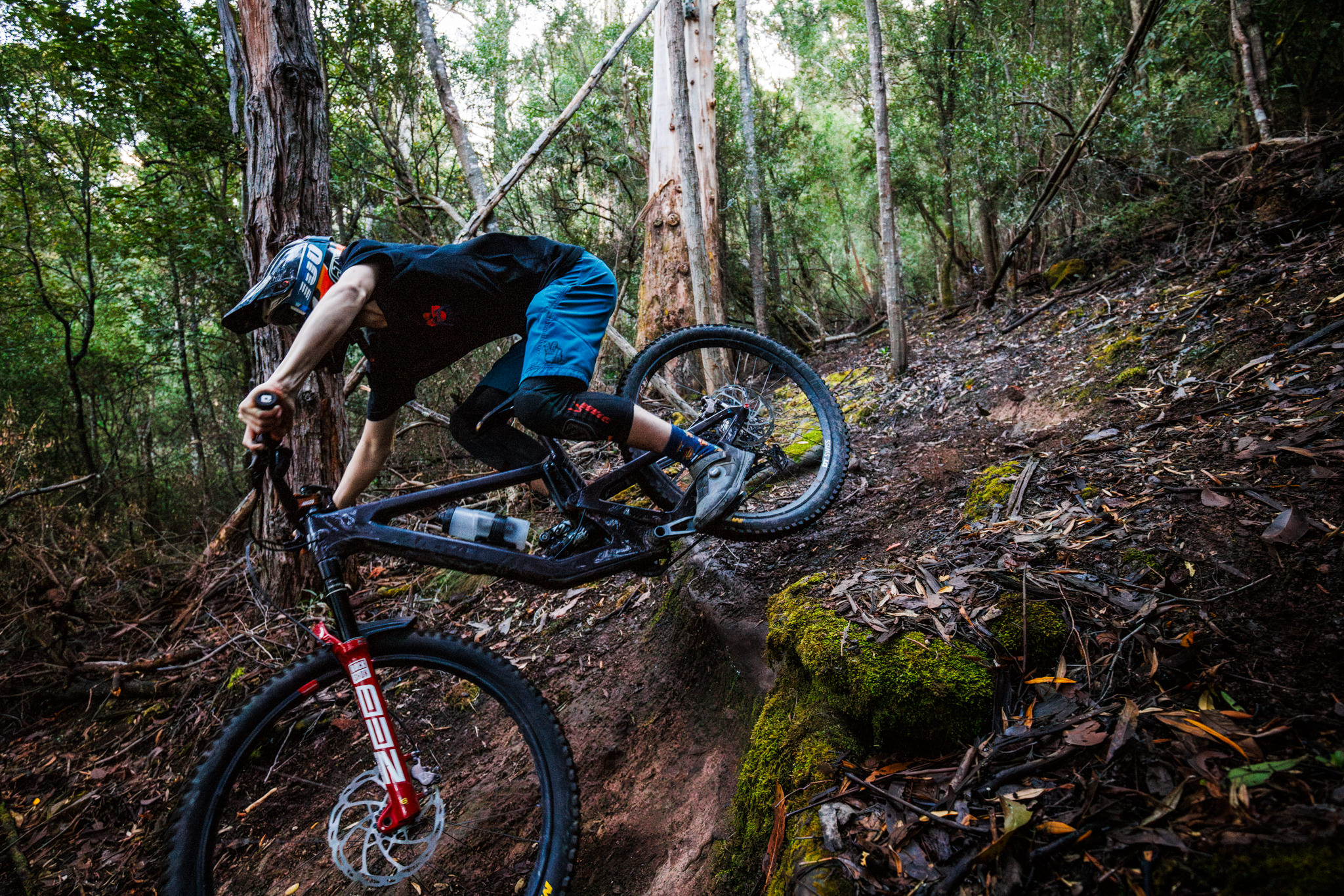 Apogee Sendology | How Your Knees Control Cornering Grip
